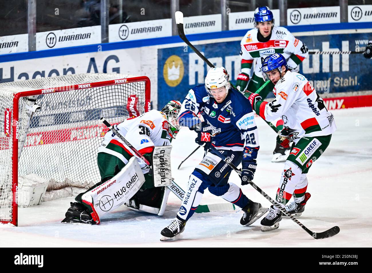 John Broda (Iserlohn Roosters, #22) Nolan Zajac (Augsburger Panther ...
