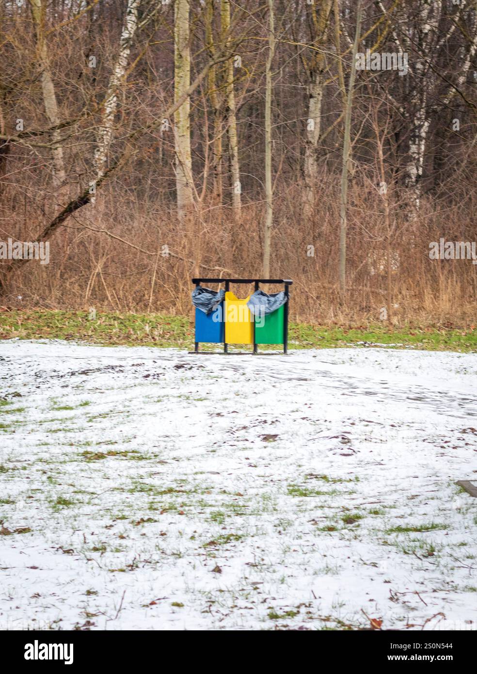 Labeled trash bins hi-res stock photography and images - Alamy