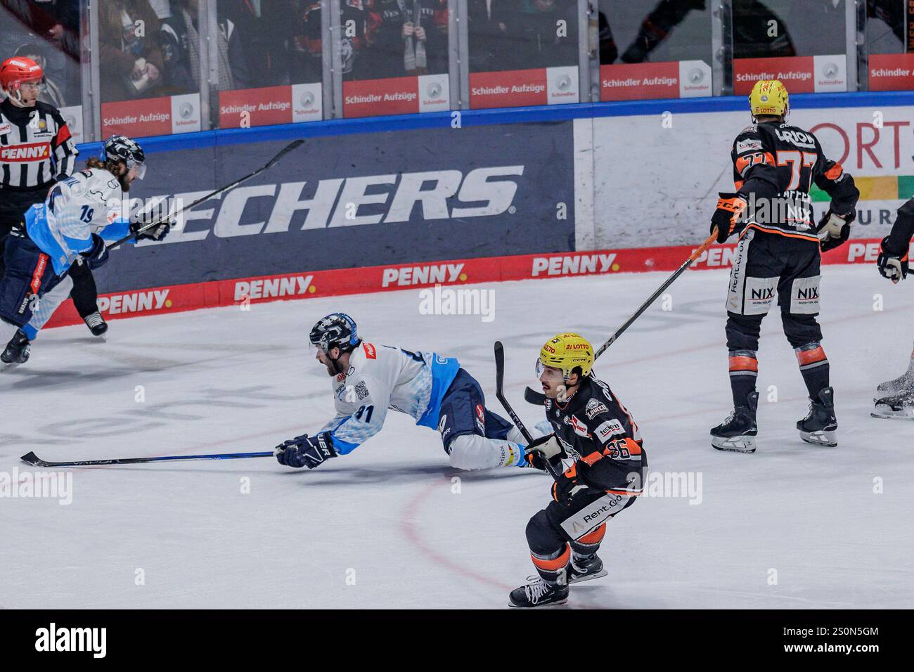 Frankfurt, Deutschland. 28th Dec, 2024. Riley Sheen (ERC Ingolstadt #91 ...