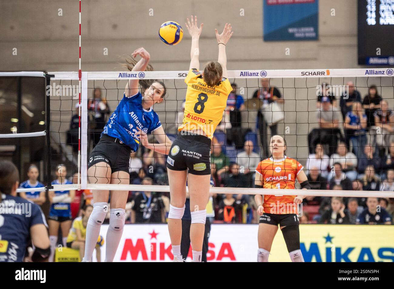Jette Kuipers (VfB Suhl LOTTO Thueringen, #08) vs. Lucia Varela Gomez ...