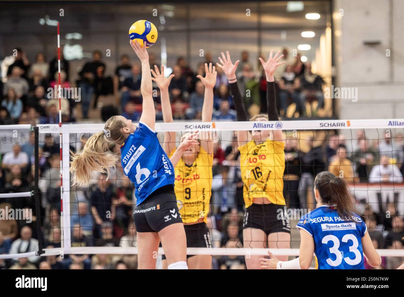 Antonia Stautz (Allianz MTV Stuttgart, #06) vs. Suhler Block aus Anna ...