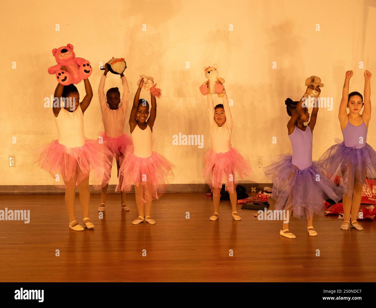 Final rehearsal of Cynthia King Dance School groups for their Christmas ...