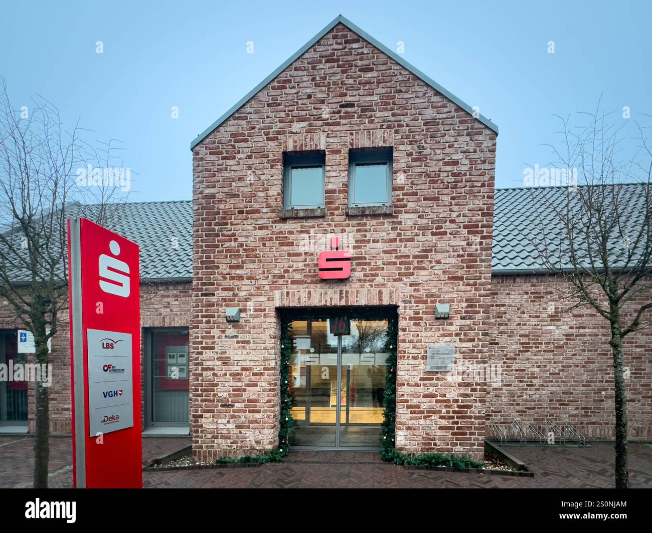 Deutschland, Europa, Sparkasse, Bankfiliale, Regionalbank, Backsteinbau ...