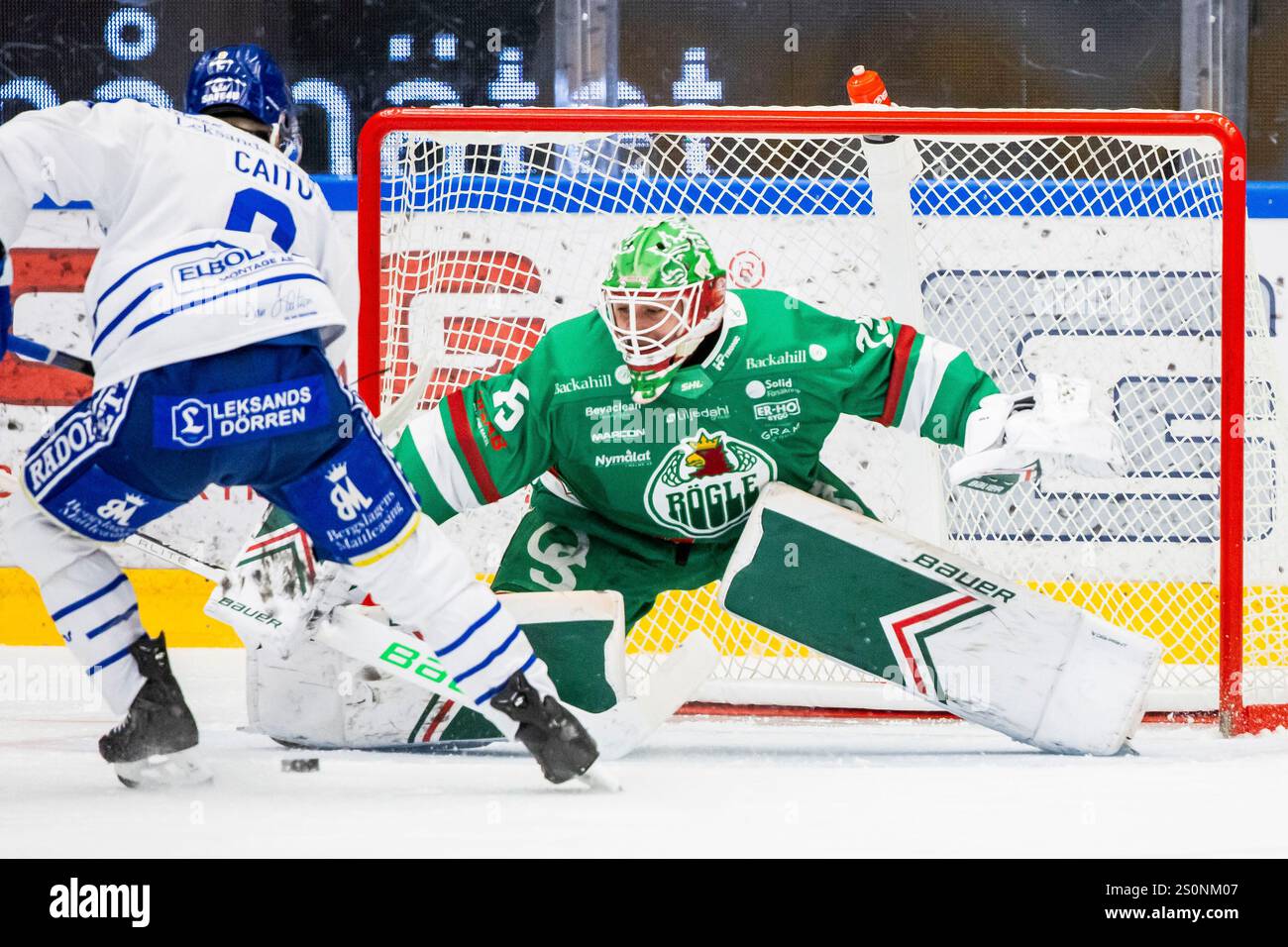 Leksand, Sverige. 28th Dec, 2024. 241228 Leksands Matt Caito och Rögles ...