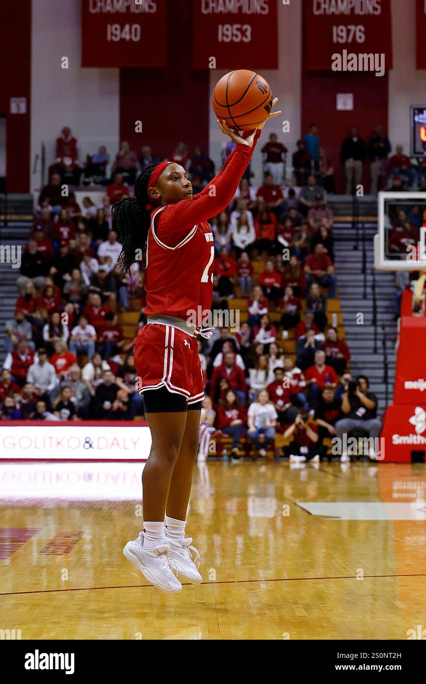 BLOOMINGTON, IN - DECEMBER 28: Wisconsin Badgers guard Ronnie Porter ...