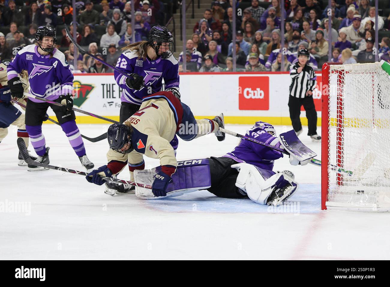 December 28th, 2024: Montreal Victoire forward Laura Stacey (7 ...