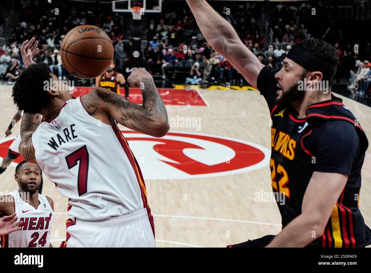 Atlanta Hawks forward Larry Nance Jr. (22) dunks the ball against Miami ...