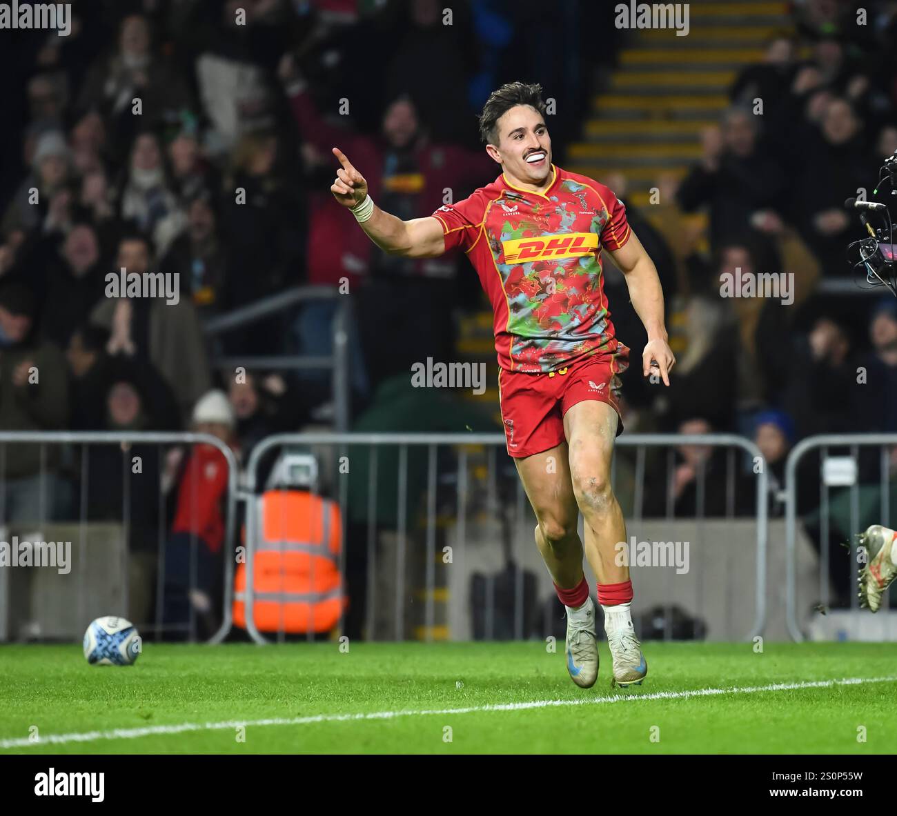 Twickenham, London, UK. 28th Dec 2024. Cadan Murley of Harlequins ...