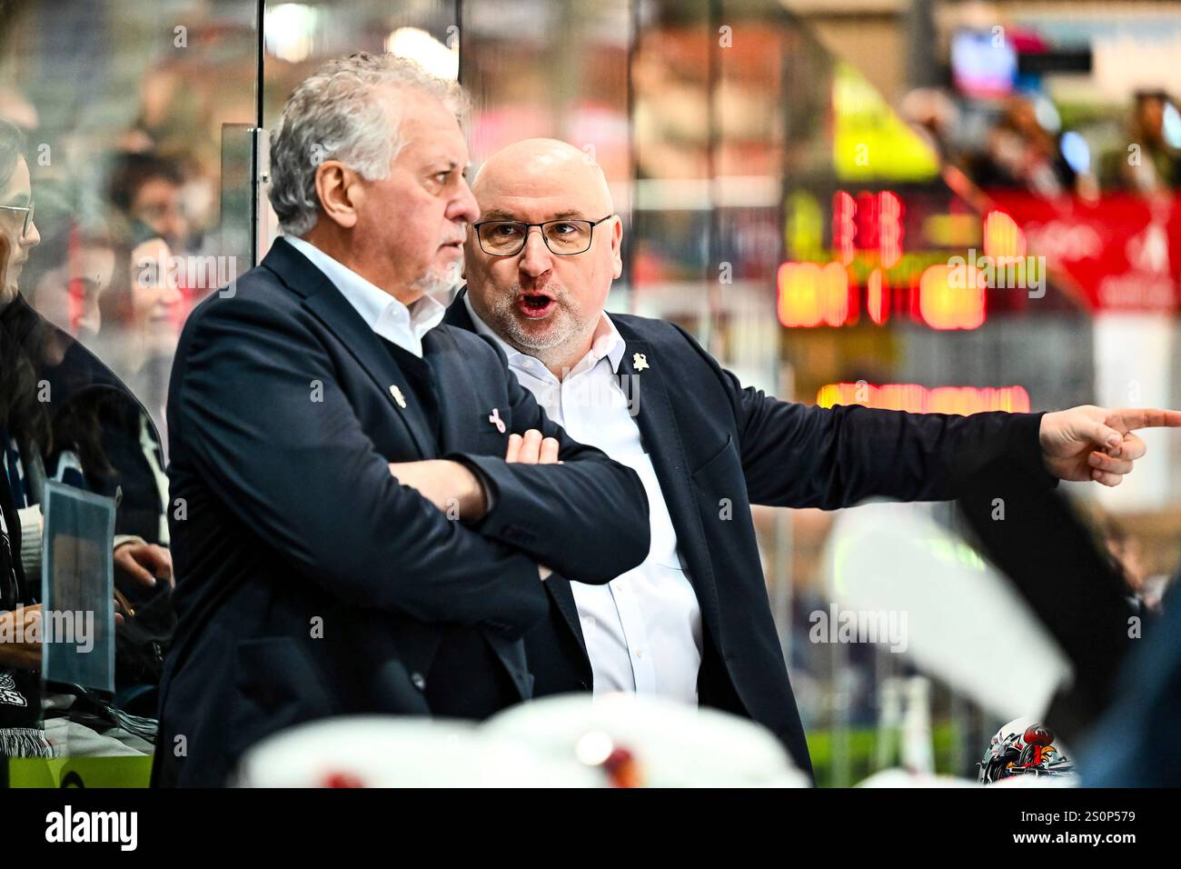 Iserlohn, Deutschland. 28th Dec, 2024. Frank Fischöder (Co-Trainer ...