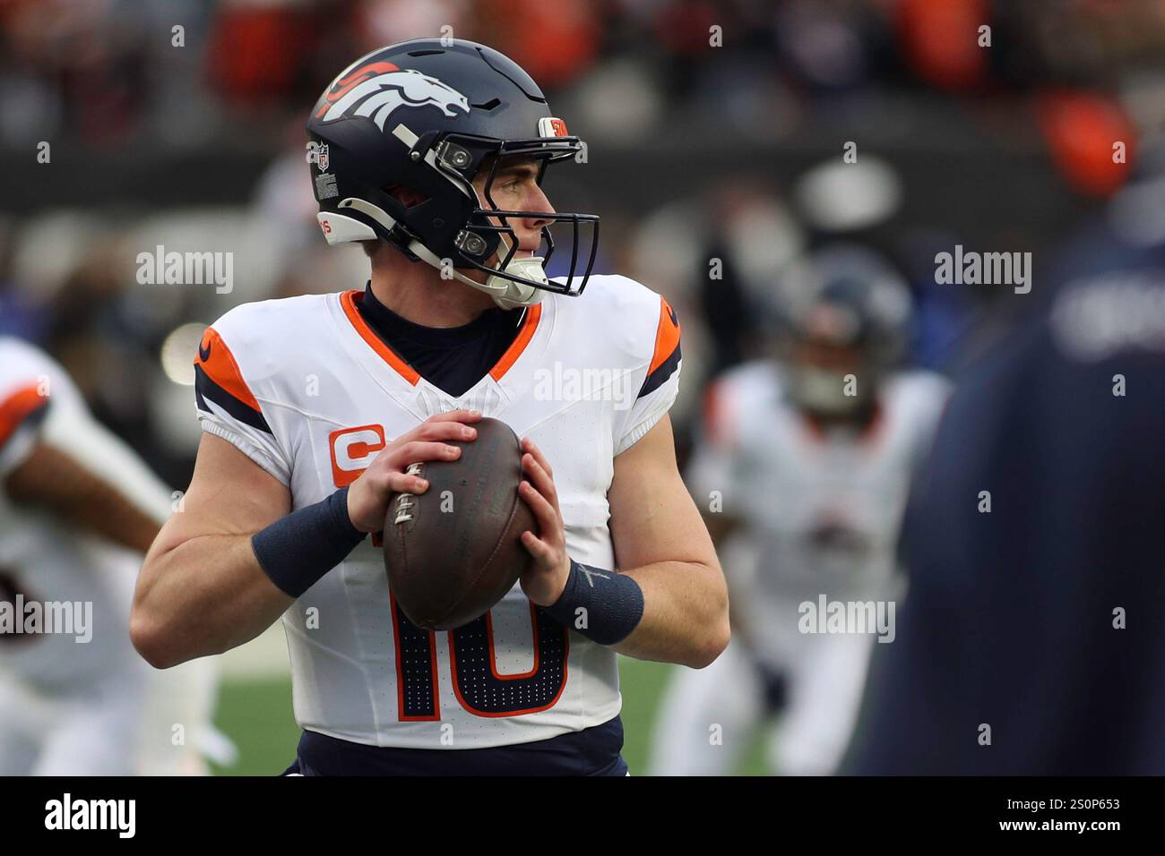 Cincinnati, Ohio, USA. 28th Dec, 2024. Denver Broncos QB Bo Nix warms ...