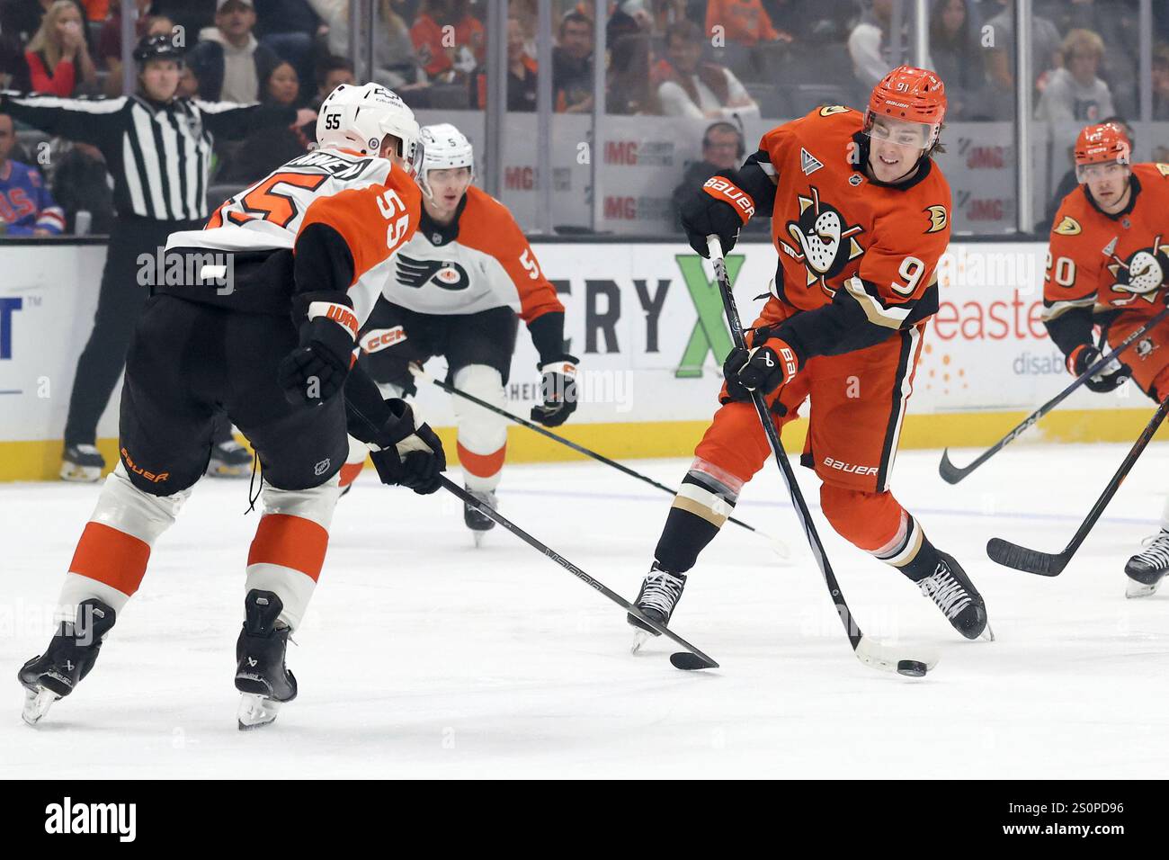 ¨Anaheim Ducks center Leo Carlsson (91) shoots against Philadelphia Flyers defenseman Rasmus ...