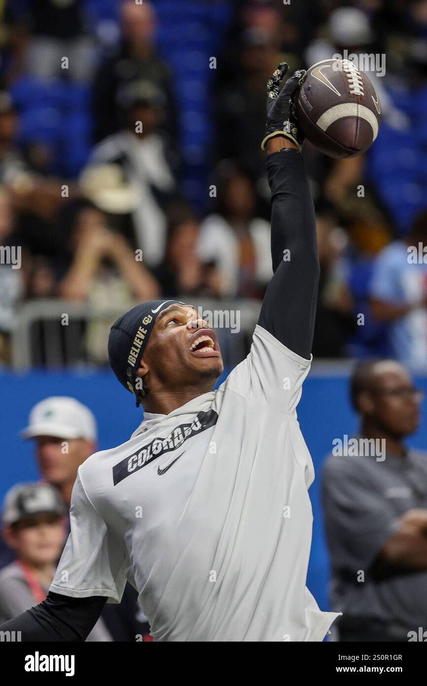 SAN ANTONIO, TX - DECEMBER 28: Colorado Buffaloes wide receiver Travis ...