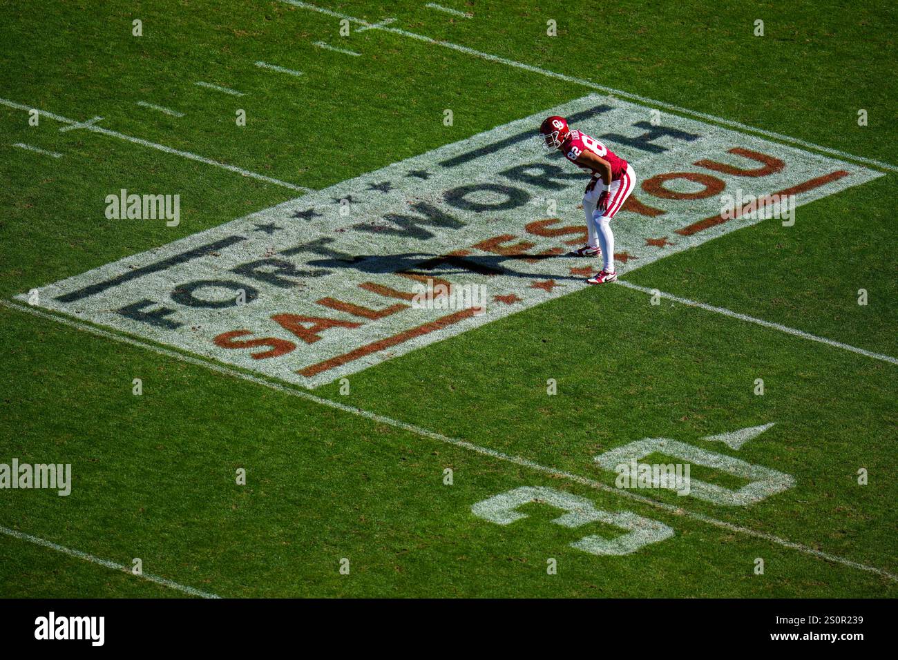 Oklahoma wide receiver Ivan Carreon waits for a kickoff during the ...