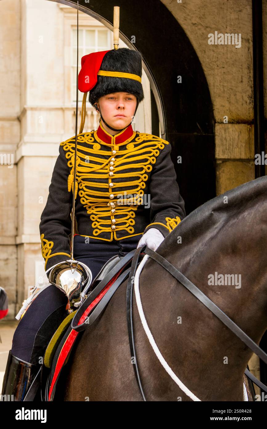Queens guard at changing of the guard ceremonies at Buckingham Palace ...