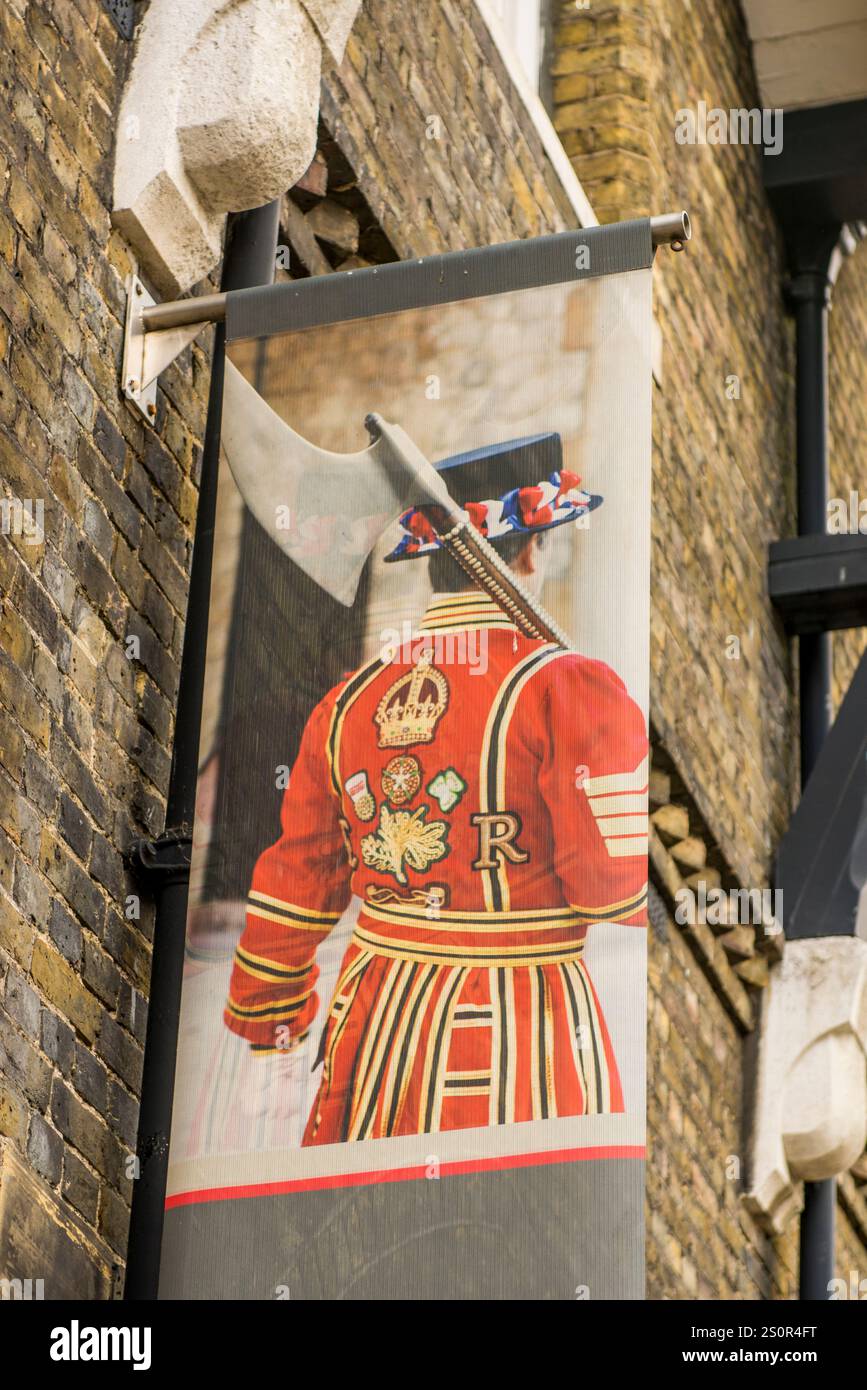 Yeomen warders tower guard banner hi-res stock photography and images ...