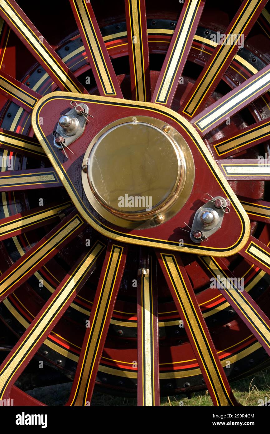spokes and wheel hub on vintage steam traction engine, suffollk ...