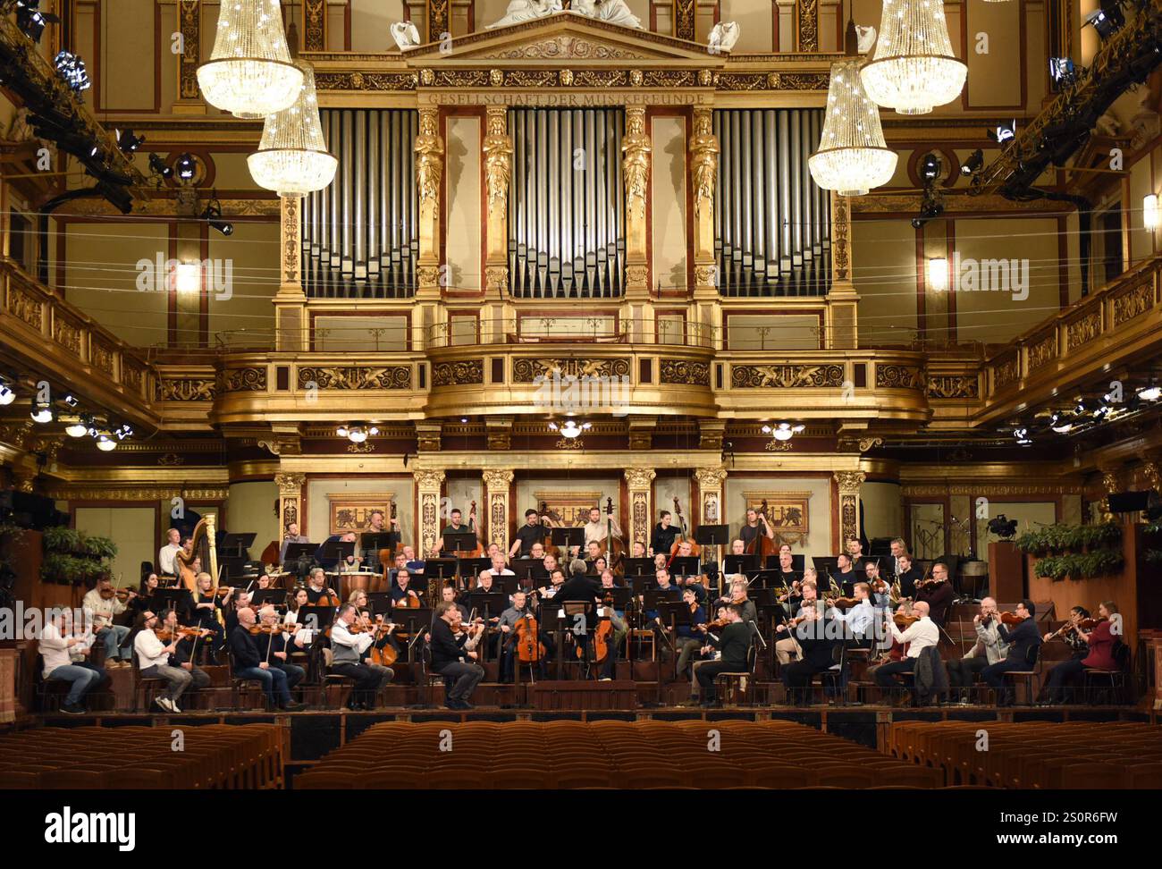 Vienna, Dec. 28. 1st Jan, 2025. Members of the Vienna Philharmonic are ...