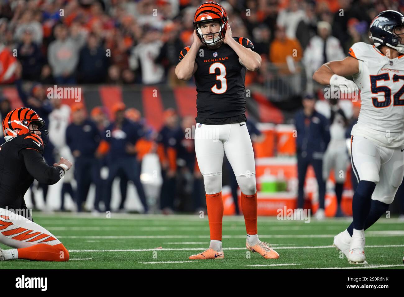 Cincinnati Bengals place kicker Cade York reacts after striking an upright on a field-goal ...
