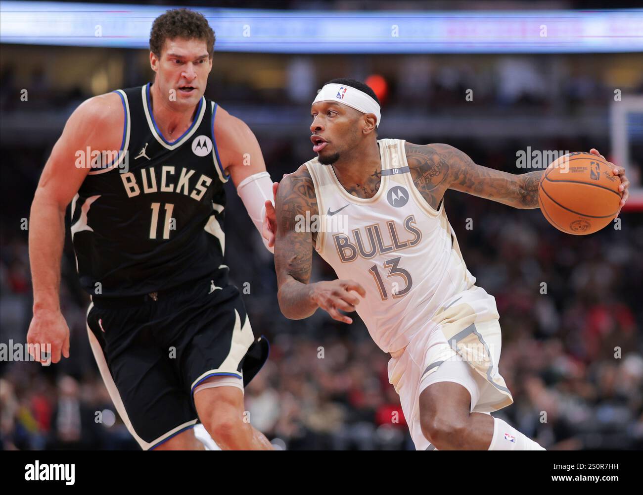 CHICAGO, IL - DECEMBER 28: Chicago Bulls forward Torrey Craig drives to ...