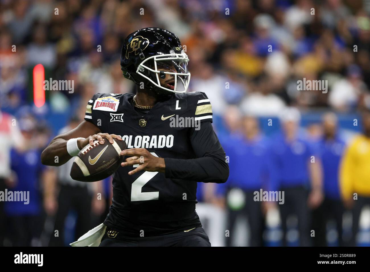 SAN ANTONIO, TX - DECEMBER 28: Colorado Buffaloes quarterback Shedeur ...