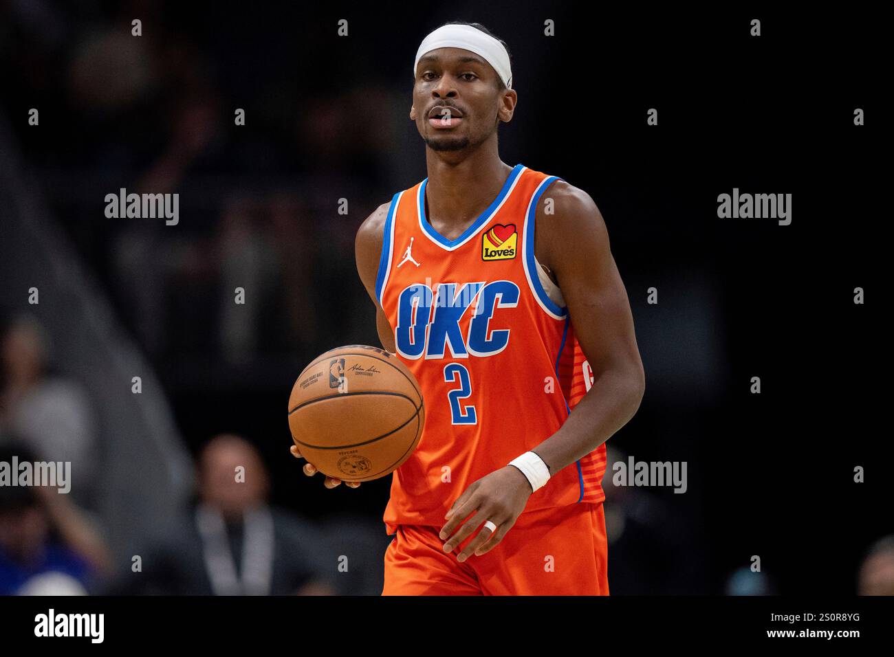 Oklahoma City Thunder guard Shai Gilgeous-Alexander (2) brings the ball ...