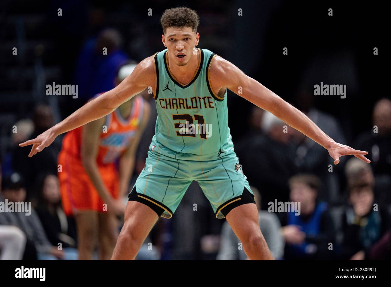 Charlotte Hornets forward Tidjane Salaun (31) defends against the ...