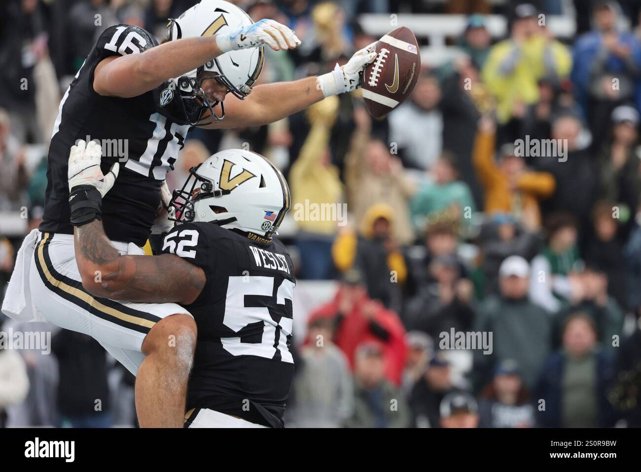 BIRMINGHAM, AL - DECEMBER 27: Cole Spence (16) of the Vanderbilt ...