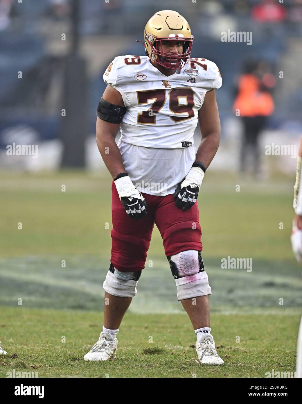 BRONX, NY - DECEMBER 28: Boston College Eagles offensive lineman Kevin ...