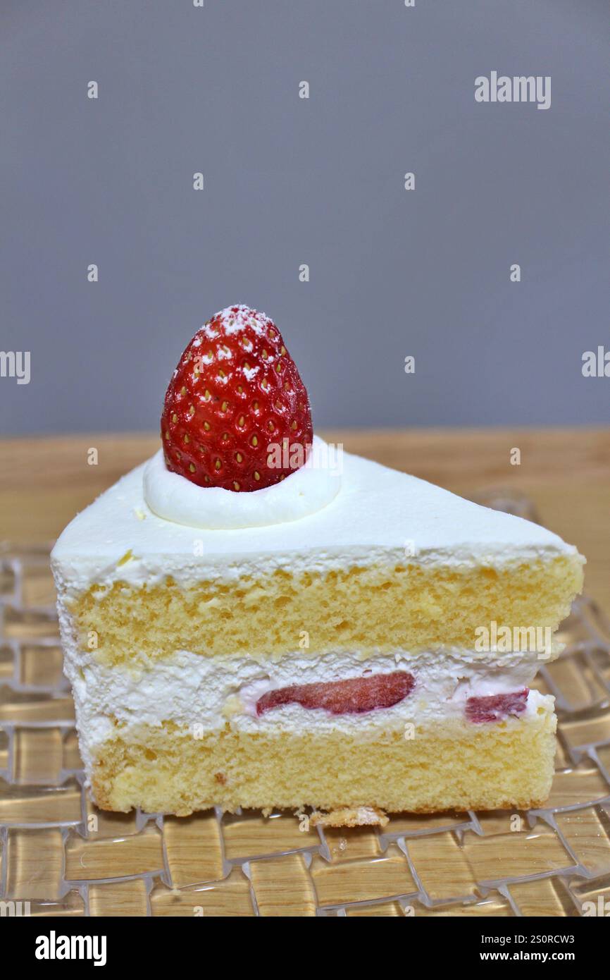 Japanese strawberry shortcake (layer cake Stock Photo - Alamy