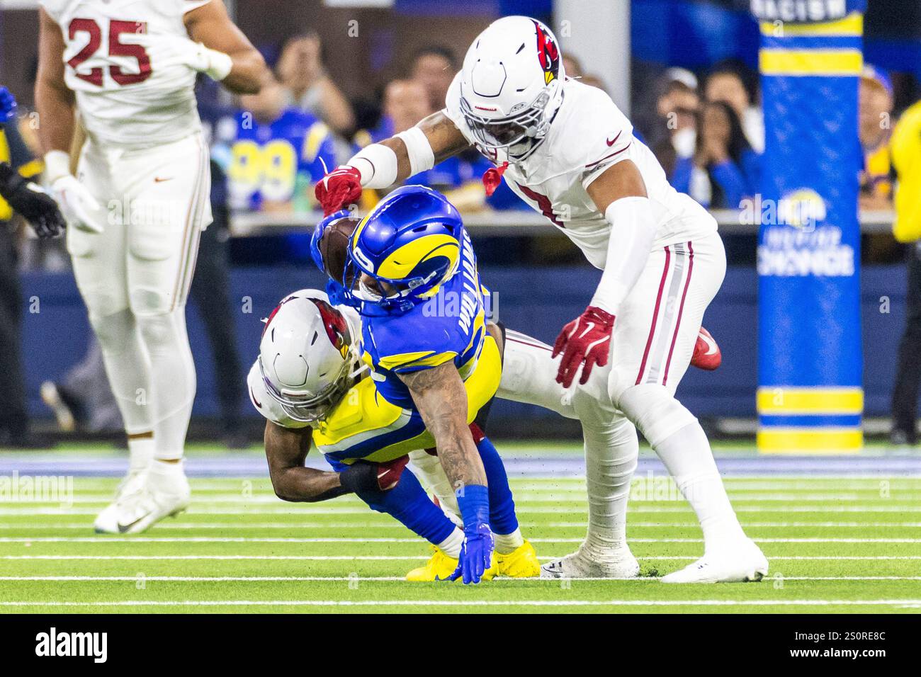 Los Angeles, California, USA. 28th Dec, 2024. Los Angeles Rams running ...