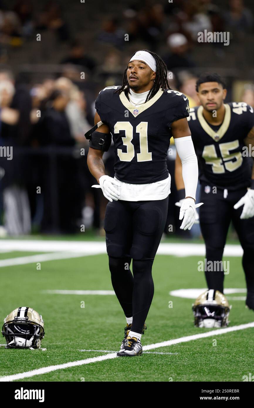 New Orleans Saints safety Jordan Howden (31) warms up before an NFL ...
