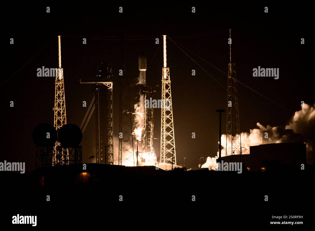 Cape Canaveral, Florida, USA. 29th Dec, 2024. A SpaceX Falcon 9 rocket ...