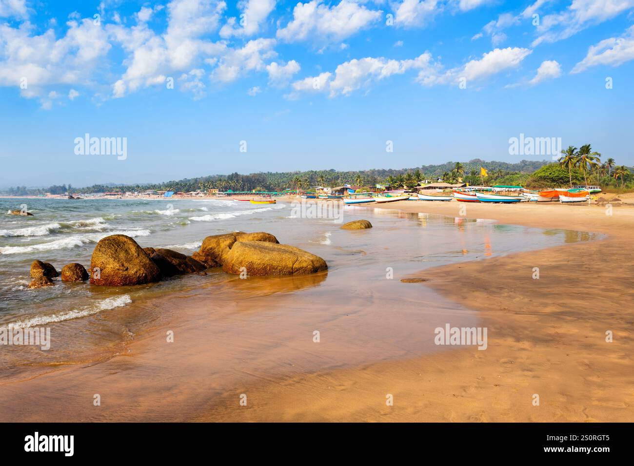 Beauty Agonda Beach. Agonda Beach is a public beach located near the ...