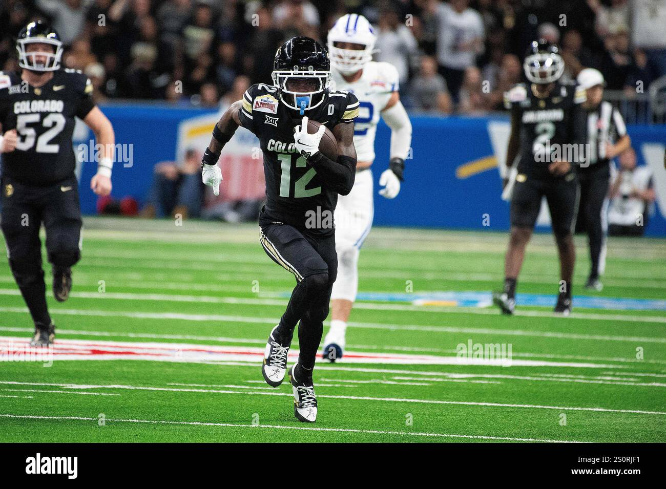 December 28, 2024: Travis Hunter (12) of the University of Colorado in ...