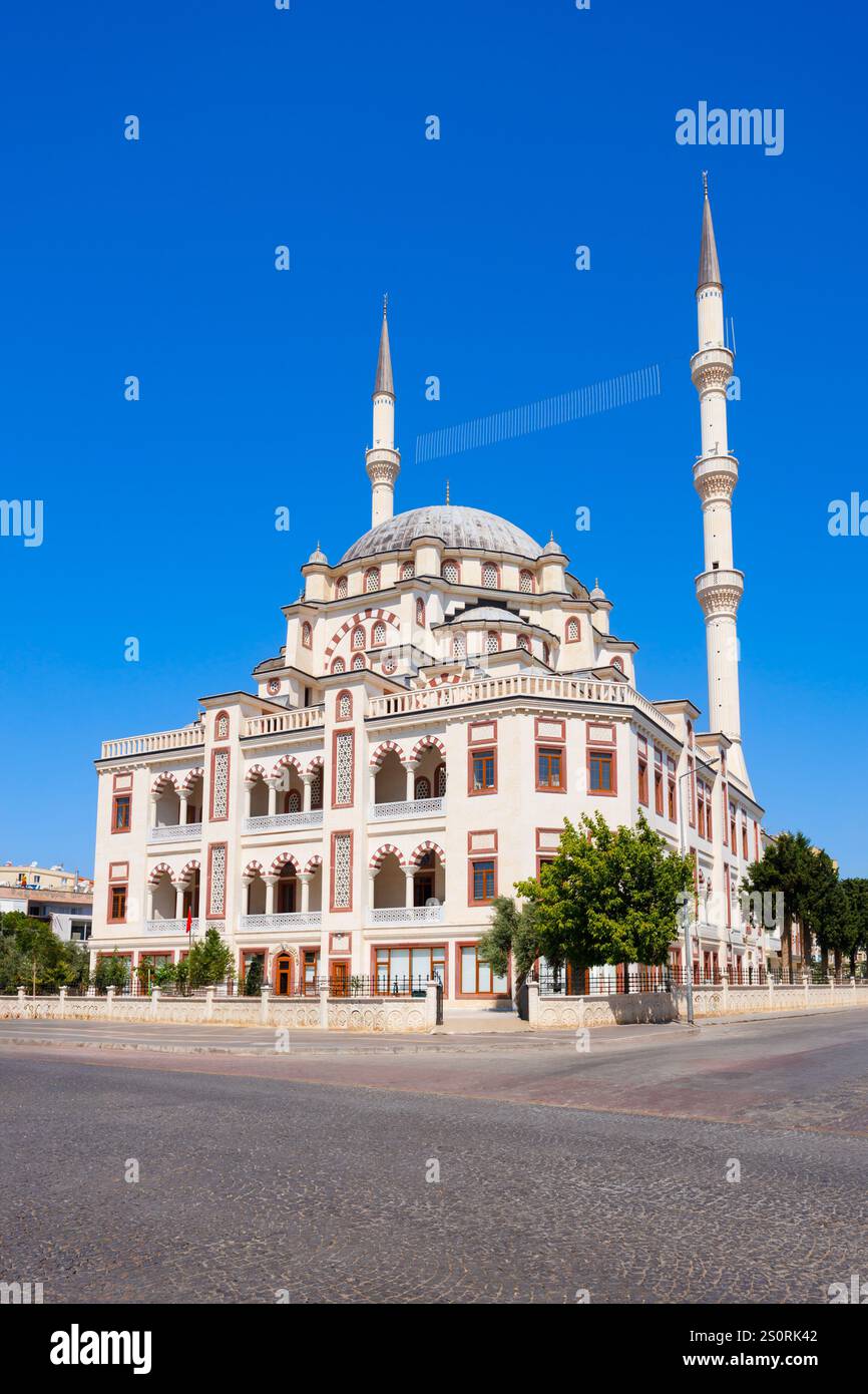 Didim Merkez Cami means Didim Central Mosque. Didim is a city in Aydin ...