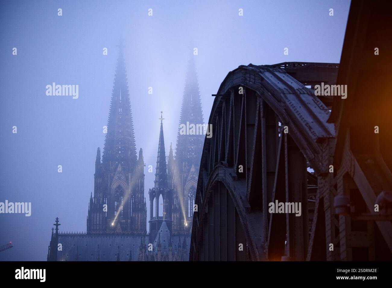 Cologne, Germany. 29th Dec, 2024. Cloudy weather makes the cones of ...