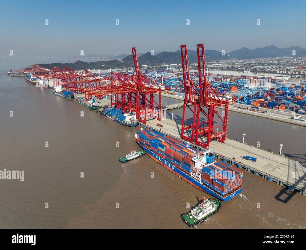 Ningbo, China. 29th Dec, 2024. NINGBO, CHINA - DECEMBER 29, 2024 ...