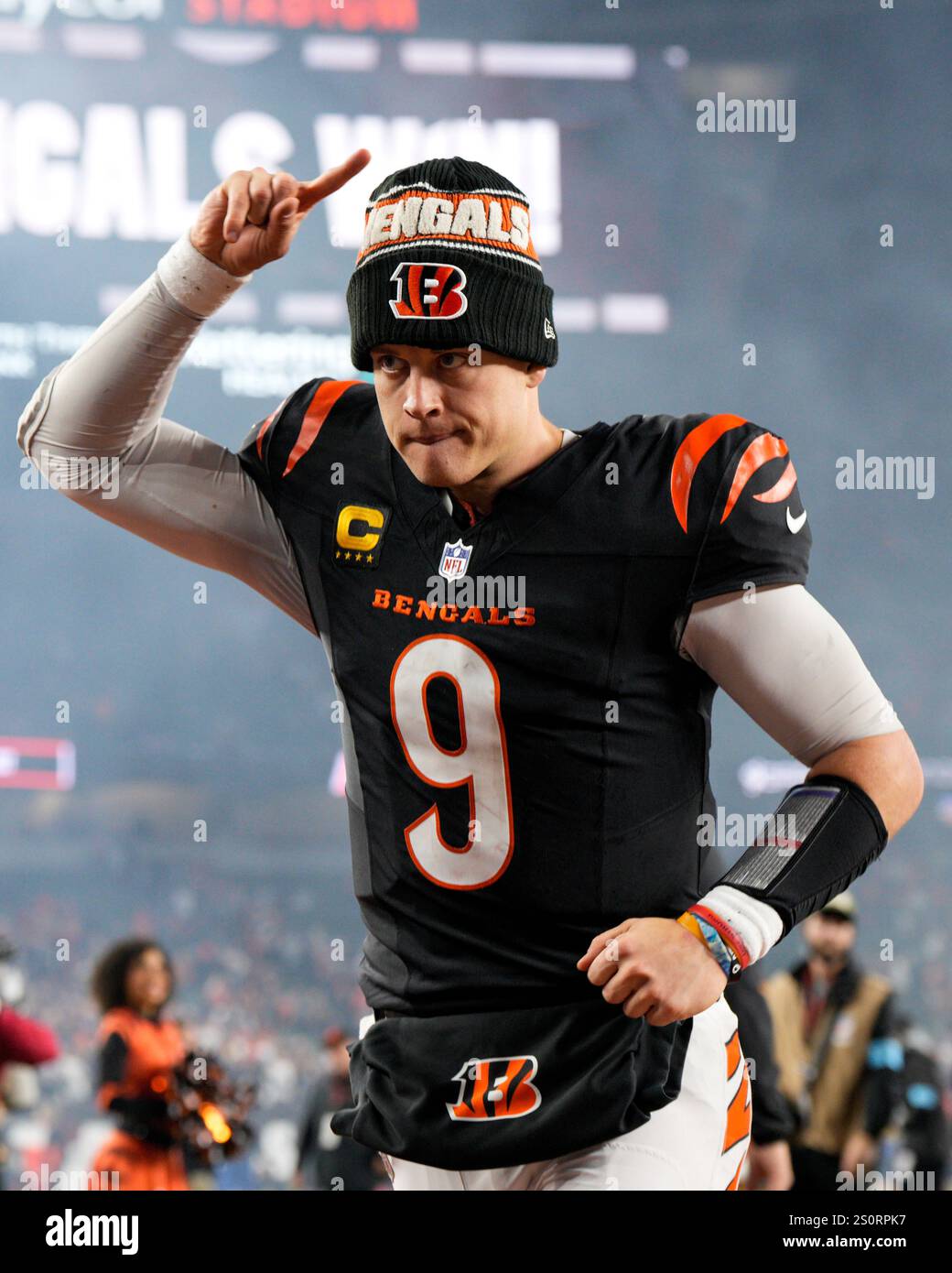 Cincinnati Bengals quarterback Joe Burrow (9) celebrates following the ...