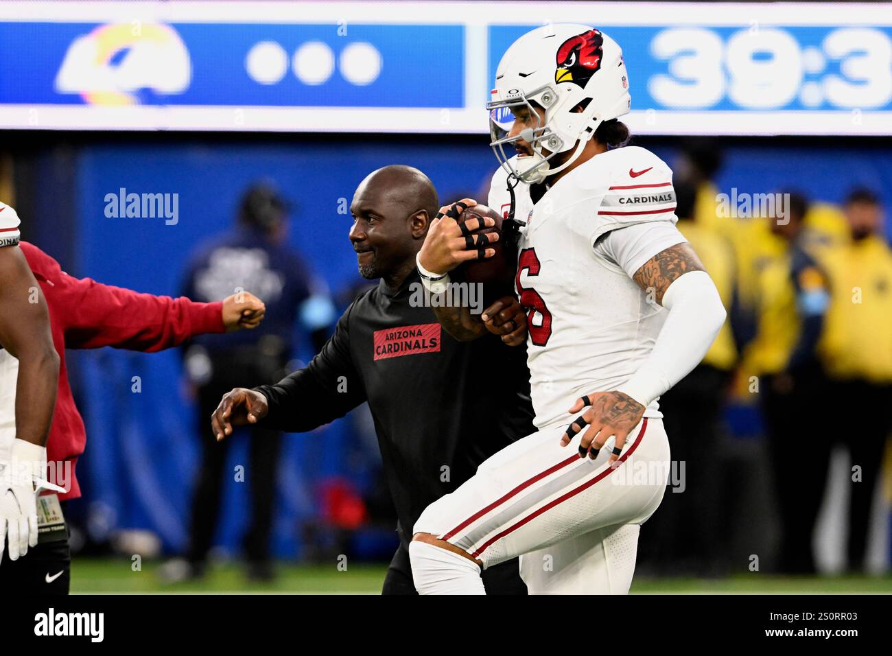 Arizona Cardinals running back James Conner (6) warms up before an NFL ...