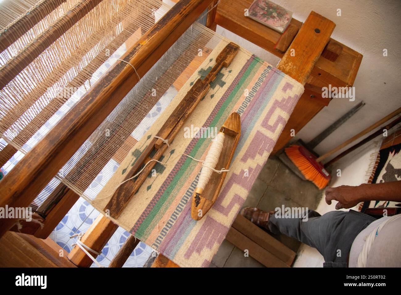 Atelier and machinery for the artisanal production of Mexican rugs in ...