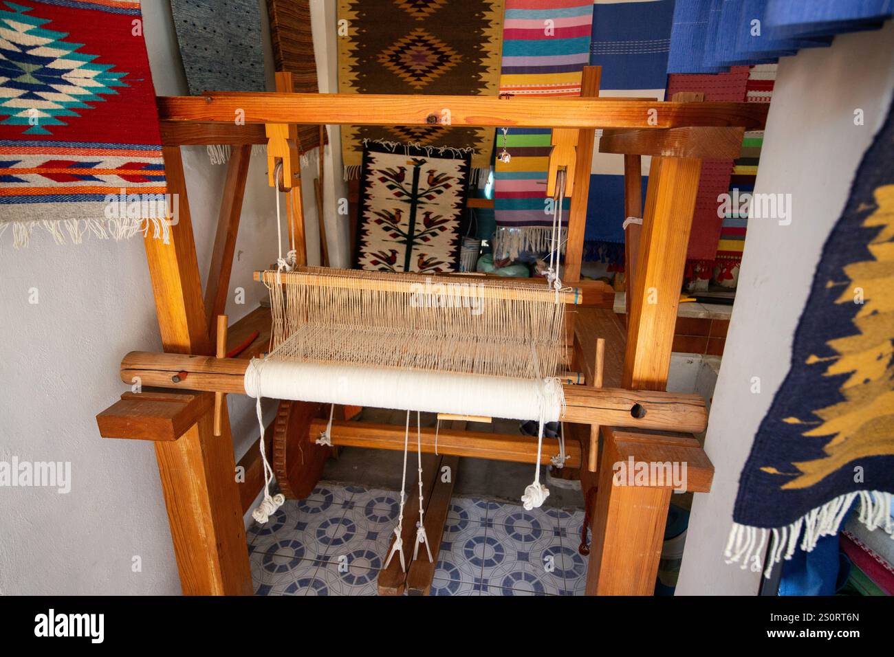 Atelier and machinery for the artisanal production of Mexican rugs in ...