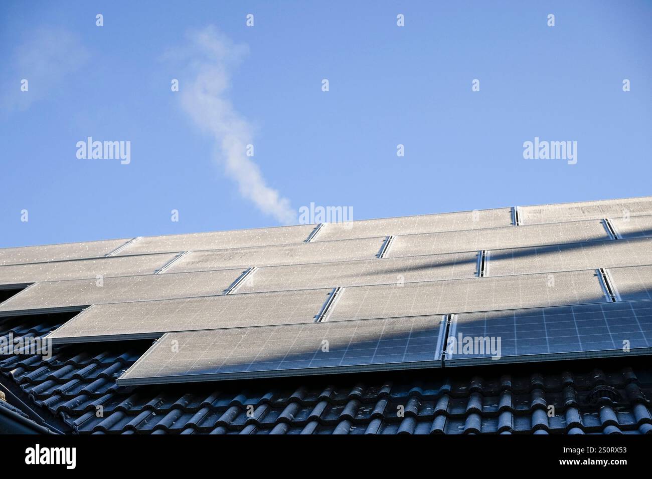 Deutschland, Baden Württemberg, Großglattbach, Eine Solaranlage auf ...