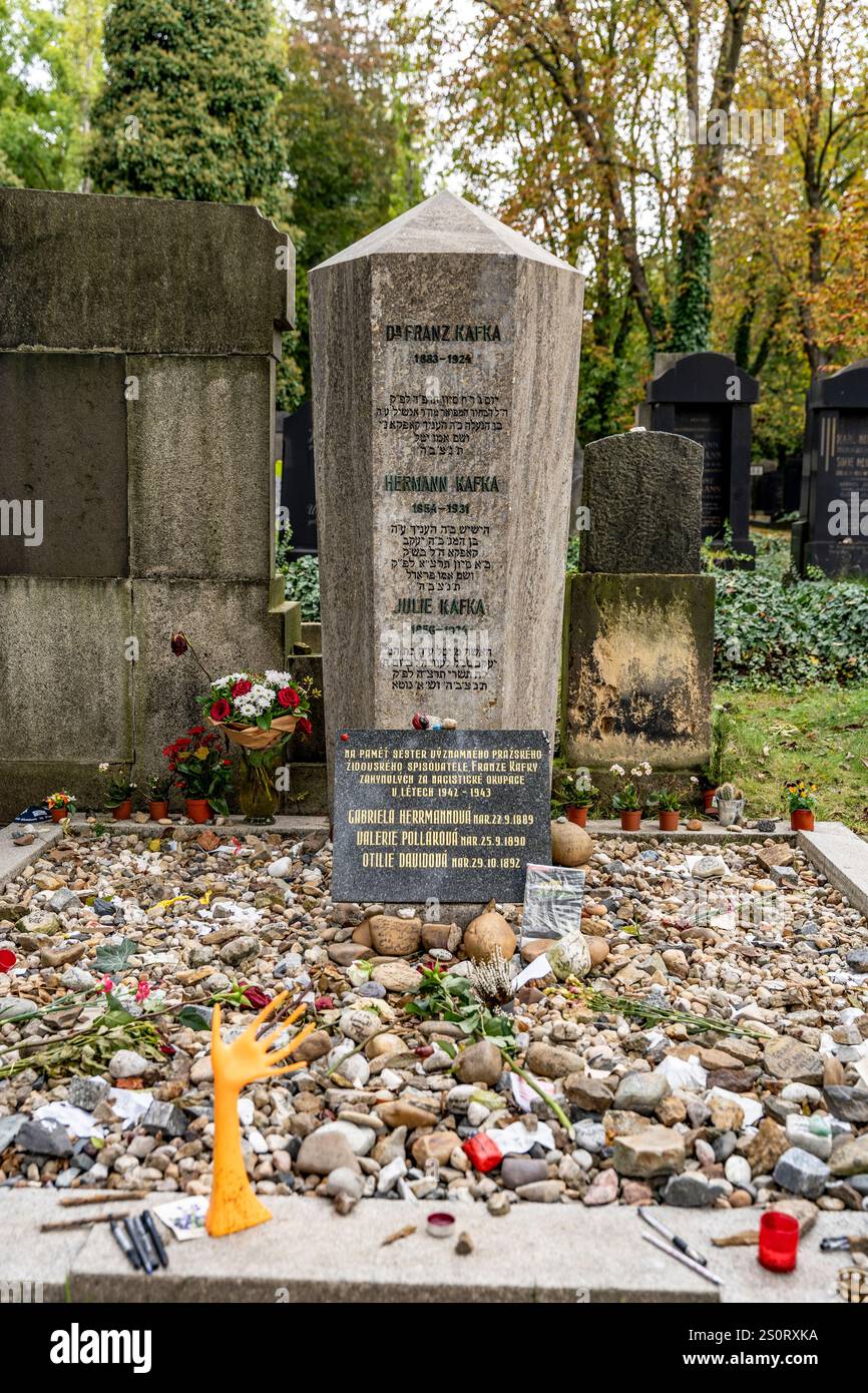 Grave of Czech writer Franz Kafka in the New Jewish Cemetery, in Zizkov ...
