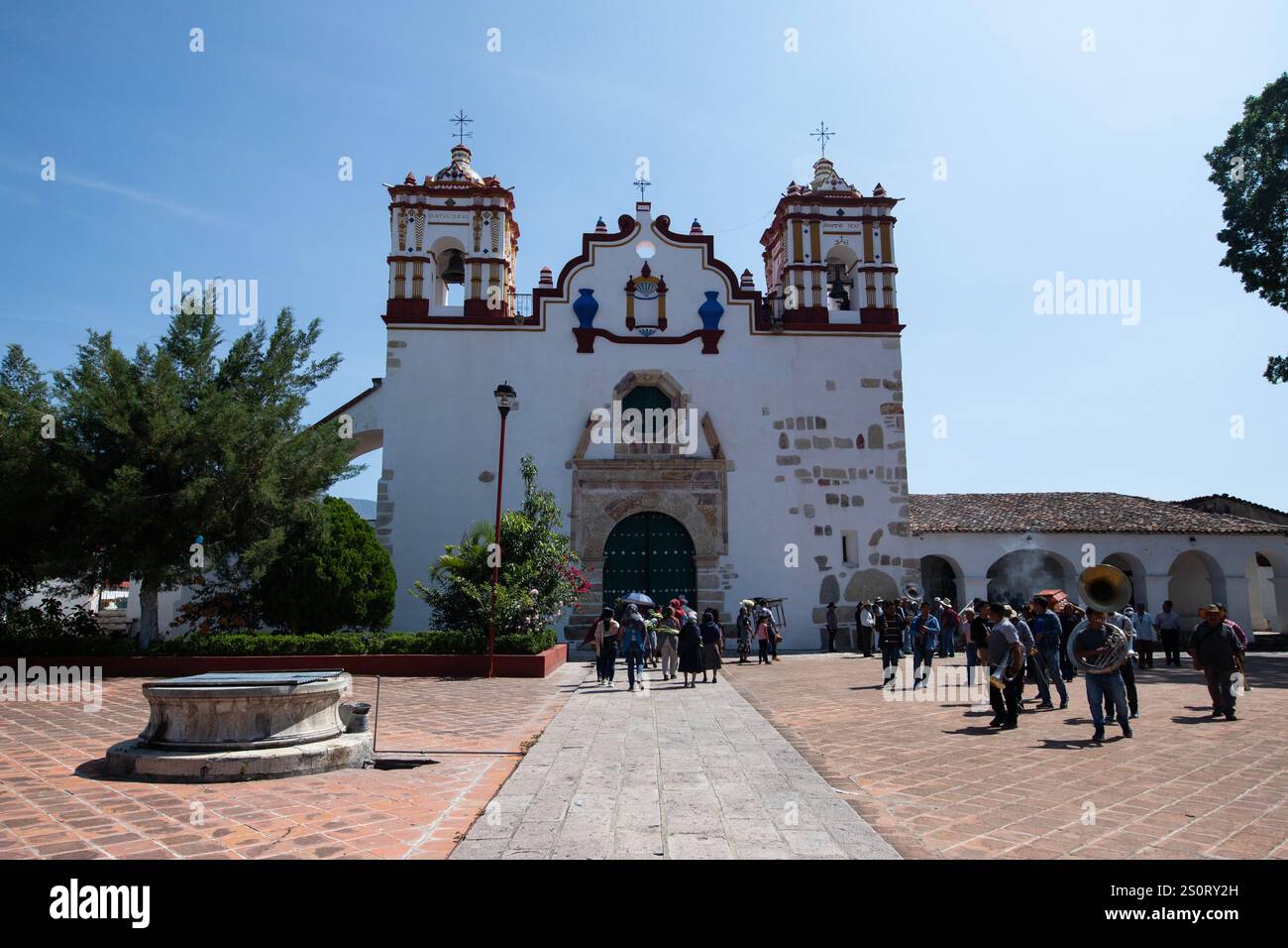 Teotitlan del Valle, Oaxaca/Mexico; October 1st 2023: A group from an ...