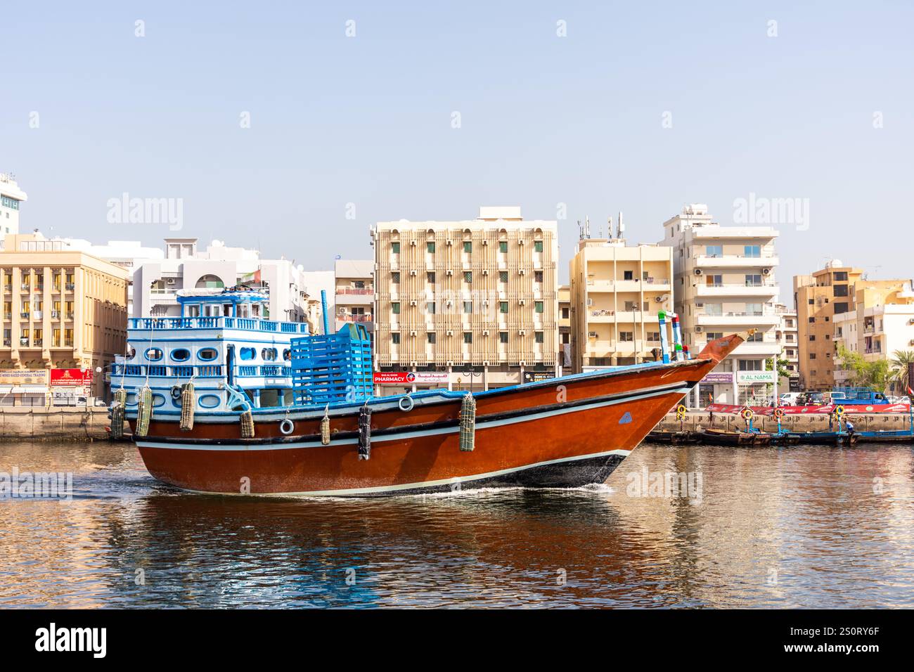 Traditional Boat on Dubai Creek, United Arab Emirates Stock Photo - Alamy