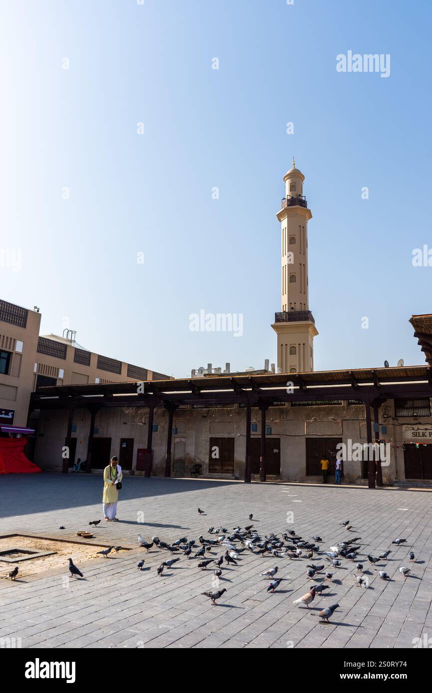 Pigeons in courtyard al masjid hi-res stock photography and images - Alamy