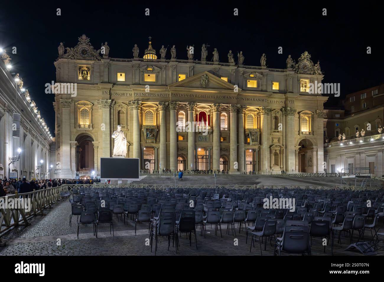 Christmas atmosphere in the city of Rome. Rome, Italy - December 25 ...