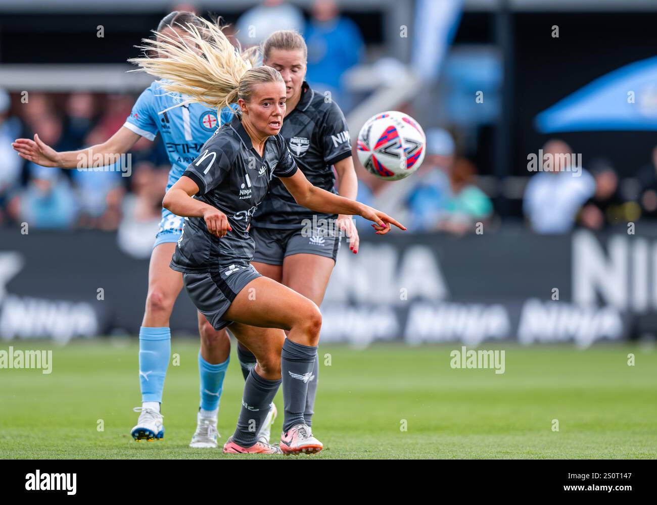 Cranbourne, Australia. 28th Dec, 2024. Wellington Phoenix's Alyssa ...