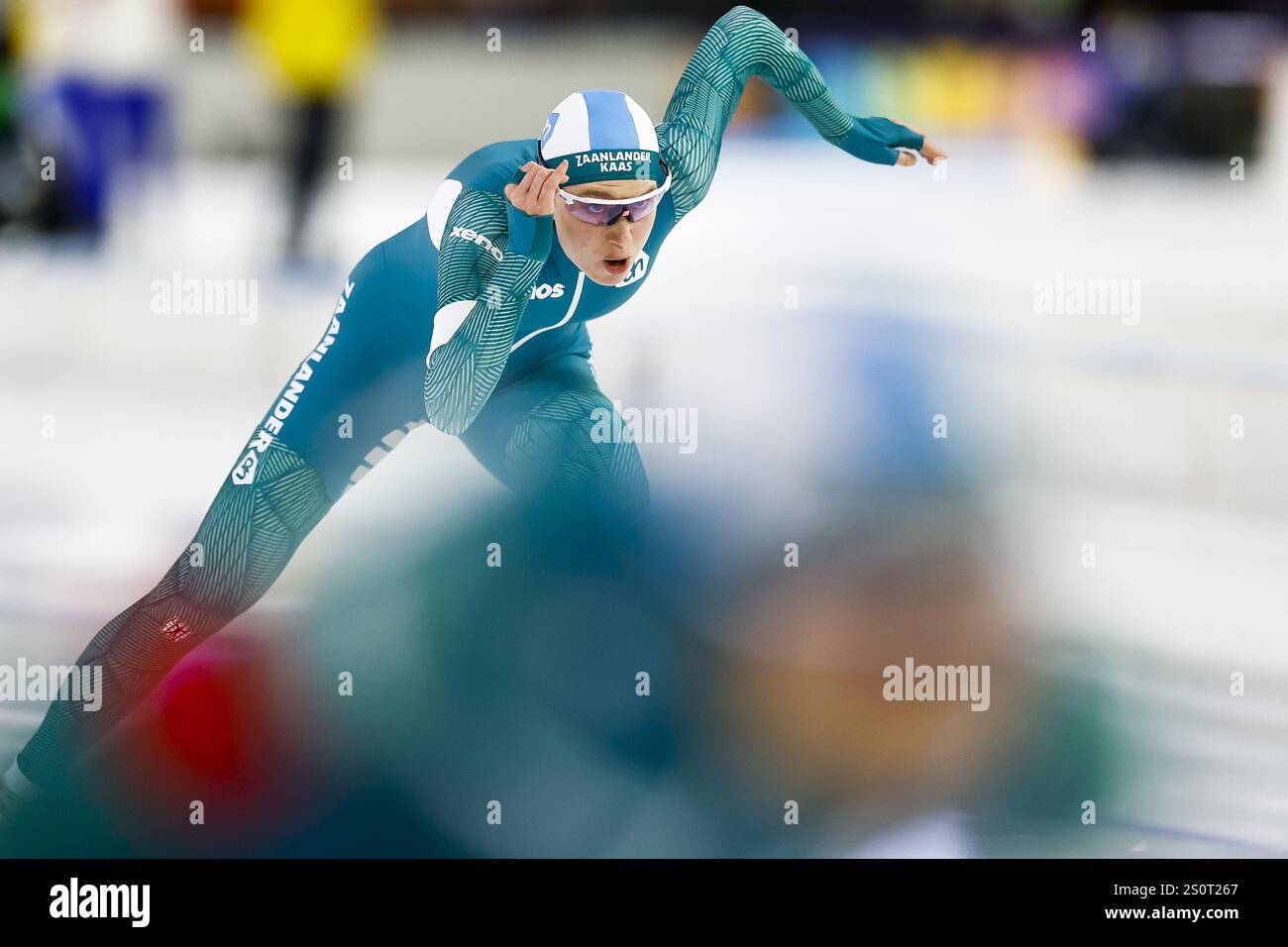 HEERENVEEN - Merel Conijn in action in the 1500 meters against Marijke ...