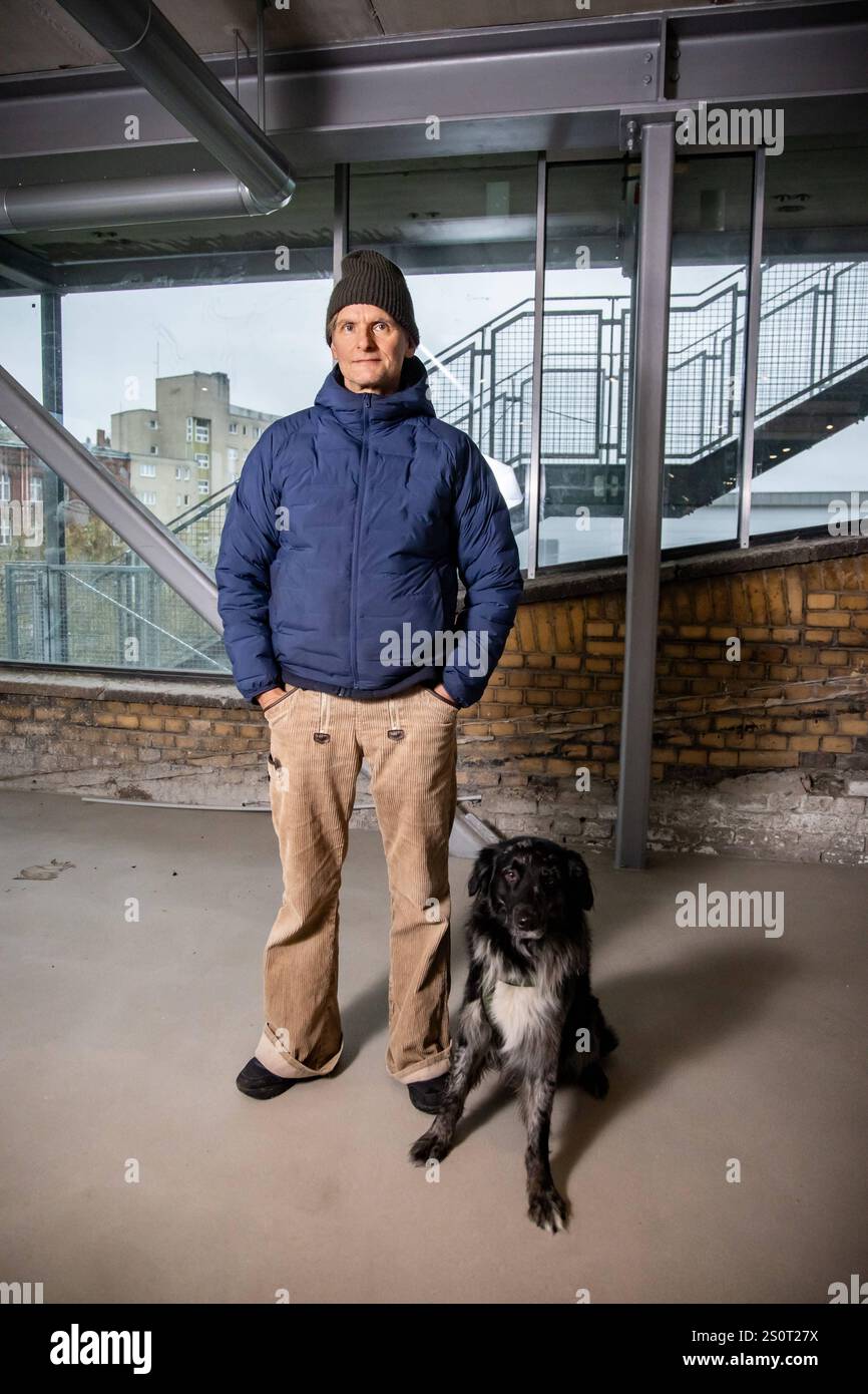 Architekt Peter Grundmann posiert für ein Bild im Zentrum für Kunst und ...